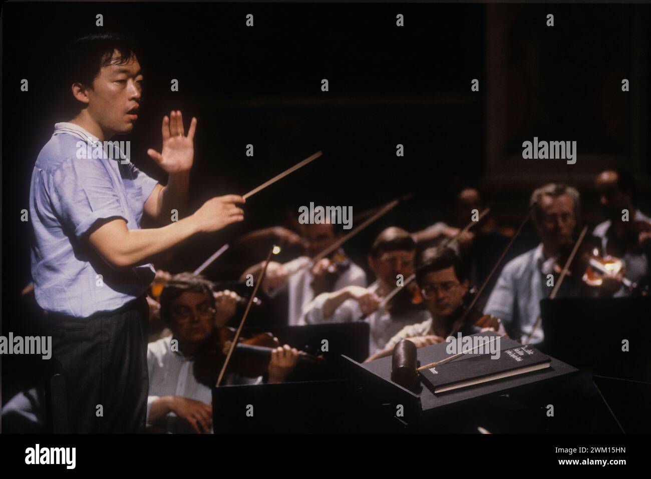 Korean conductors hi-res stock photography and images - Alamy