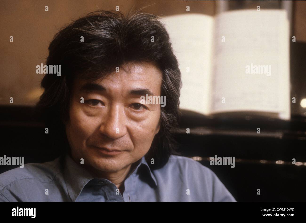 3830000 Seiji Ozawa; (add.info.: Japanese conductor Seiji Ozawa (1989 ...