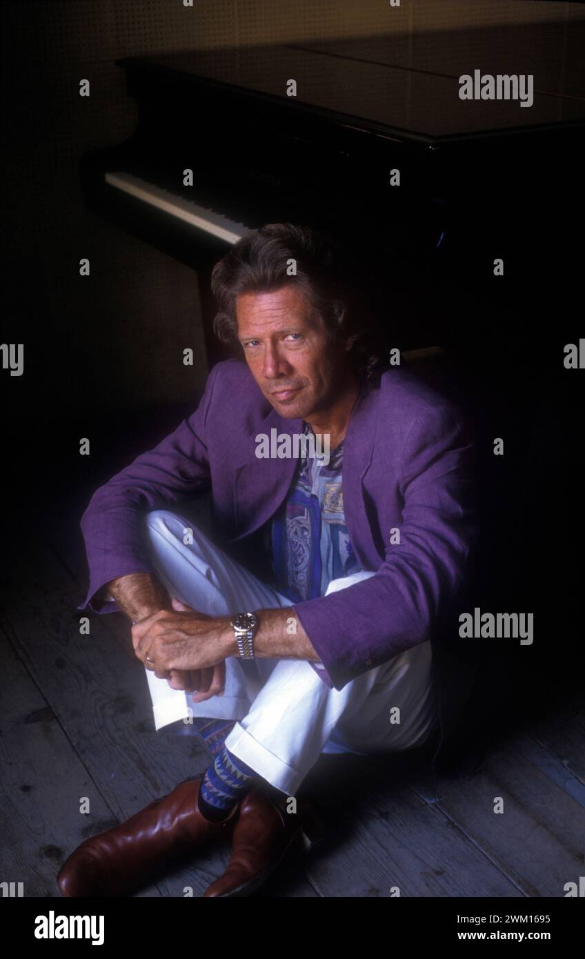 Basso barit hi-res stock photography and images - Alamy