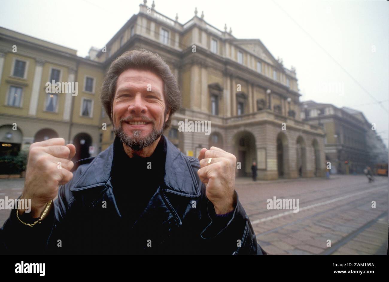 American opera baritone hi-res stock photography and images - Alamy
