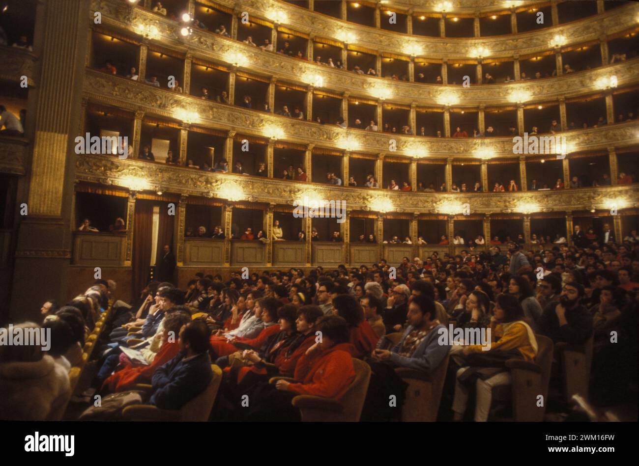 Teatro argentina di roma hi-res stock photography and images - Alamy