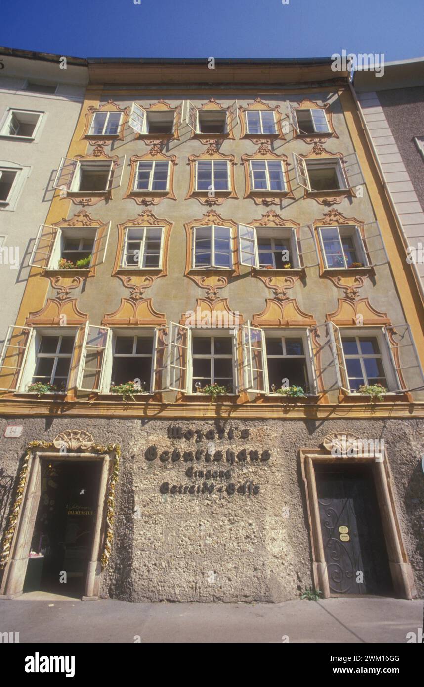 Wolfgang amadeus mozart salisburgo hi-res stock photography and images ...