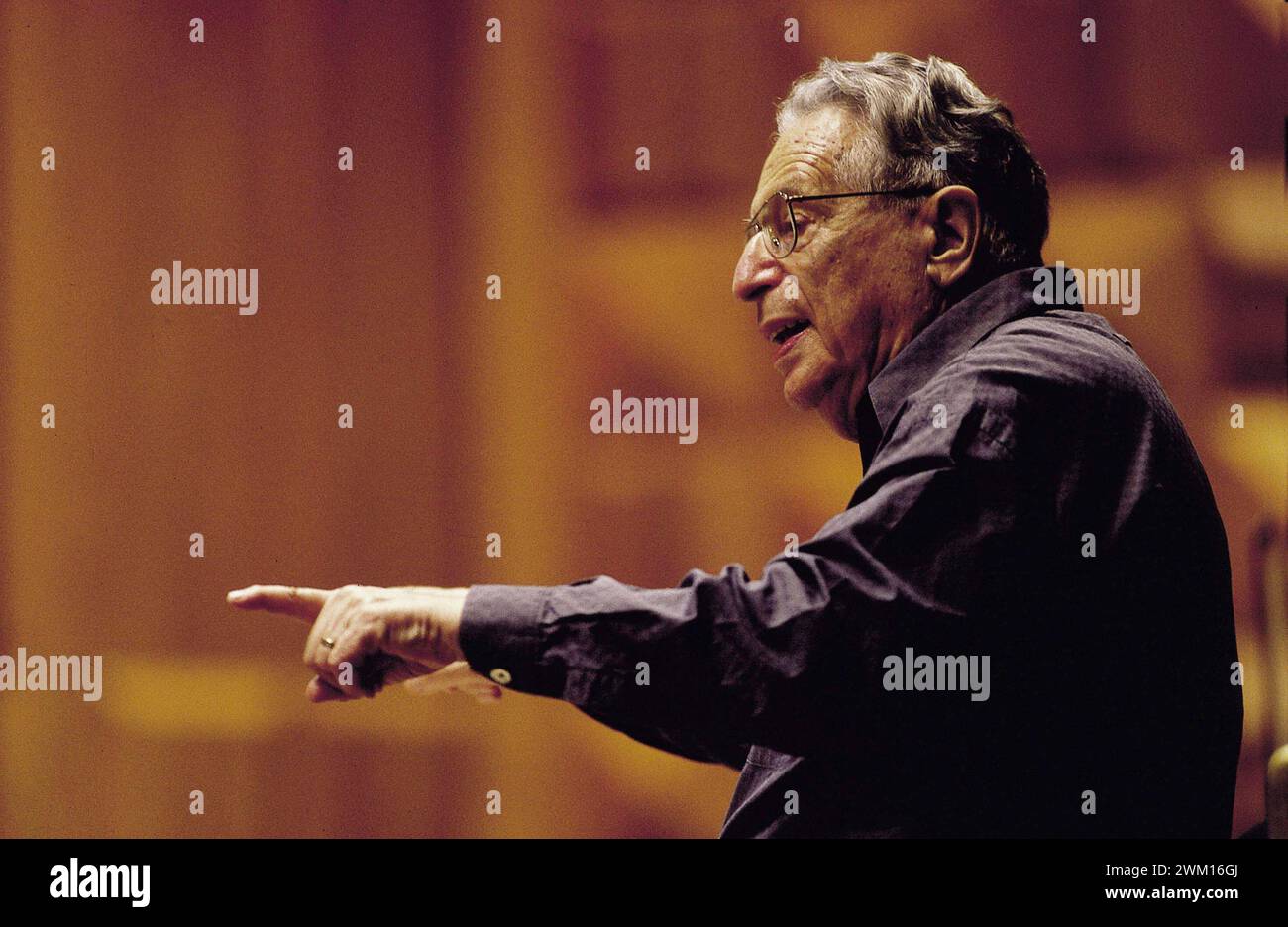 3830606 Kurt Sanderling; (add.info.: Rome, Pius XII Auditorium (concert ...