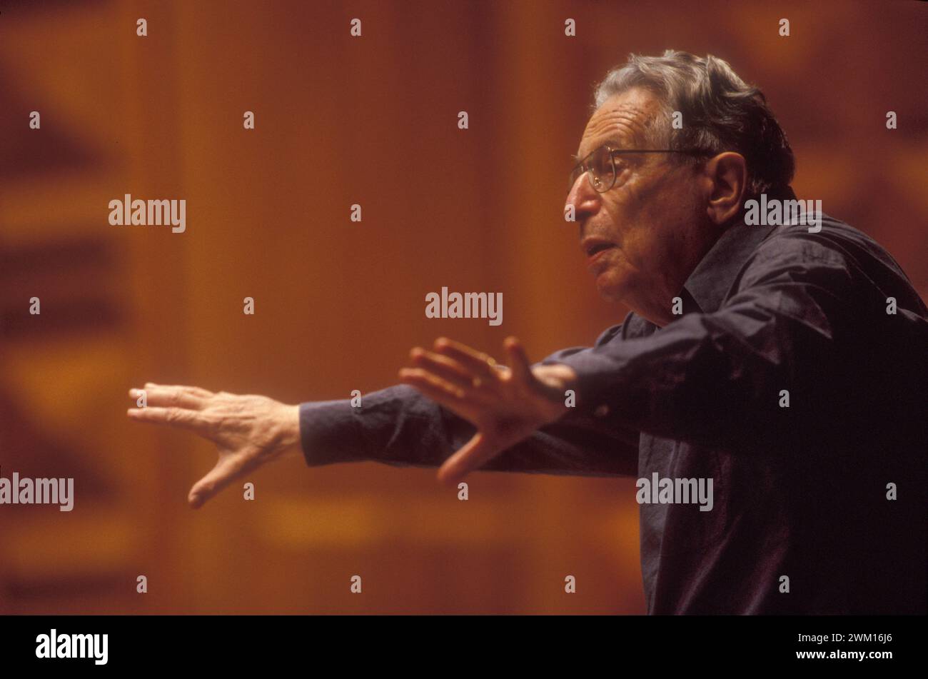 3830611 Kurt Sanderling; (add.info.: Rome, Pius XII Auditorium (concert ...