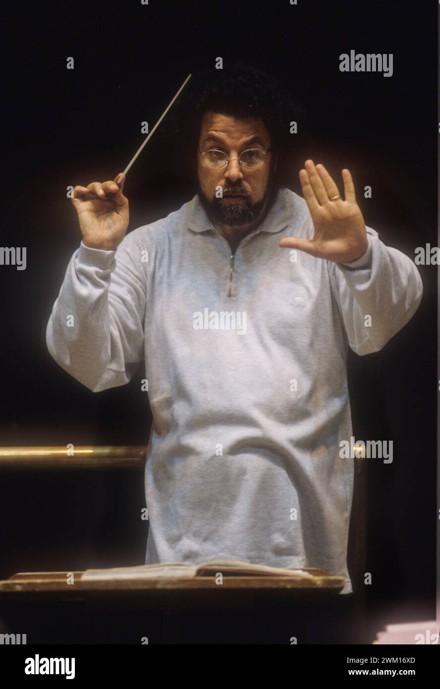 3830914 Giuseppe Sinopoli; © Marcello Mencarini. All rights reserved ...