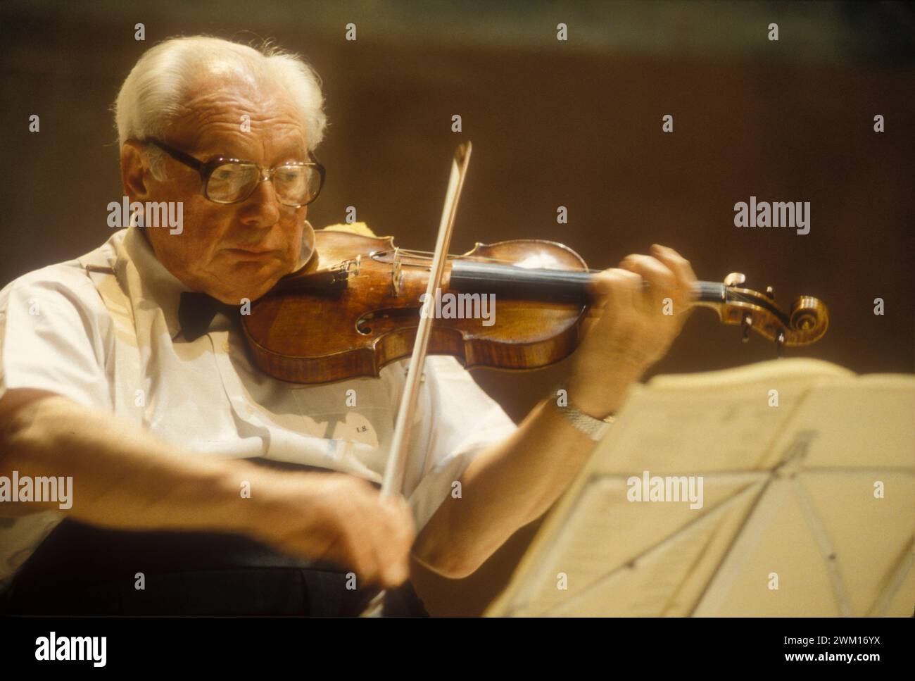 3831036 Isaac Stern; (add.info.: Rome, 1995. Violinist Isaac Stern ...