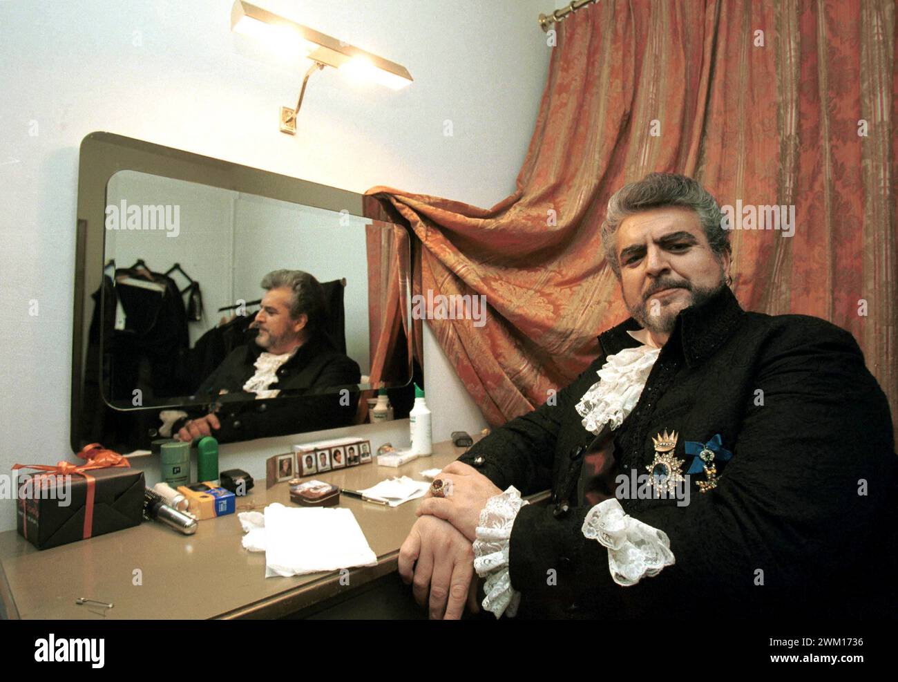 Dressing room after theatre hi-res stock photography and images - Alamy