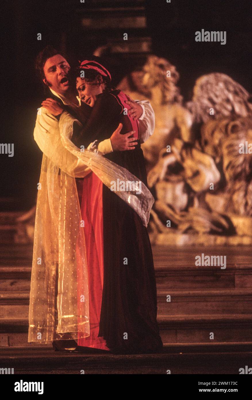 Tosca e cavaradossi hi-res stock photography and images - Alamy