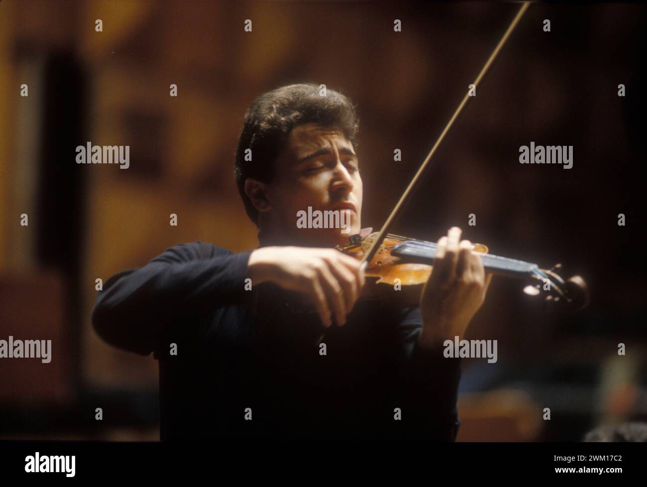 Russian violinists hi-res stock photography and images - Alamy