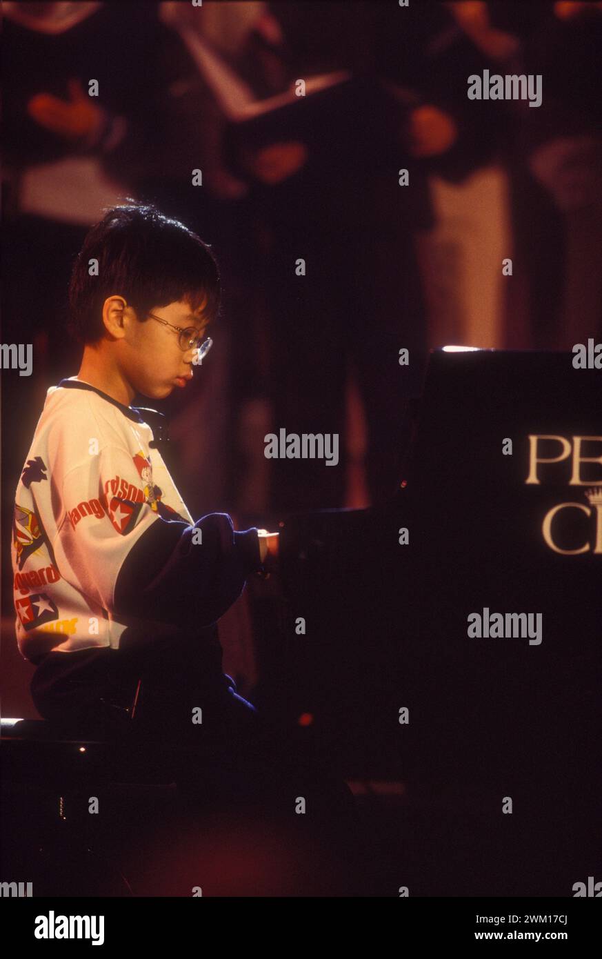 3831519 Wesley Chu; (add.info.: Child pianist Wesley Chu, 1999 / Il ...