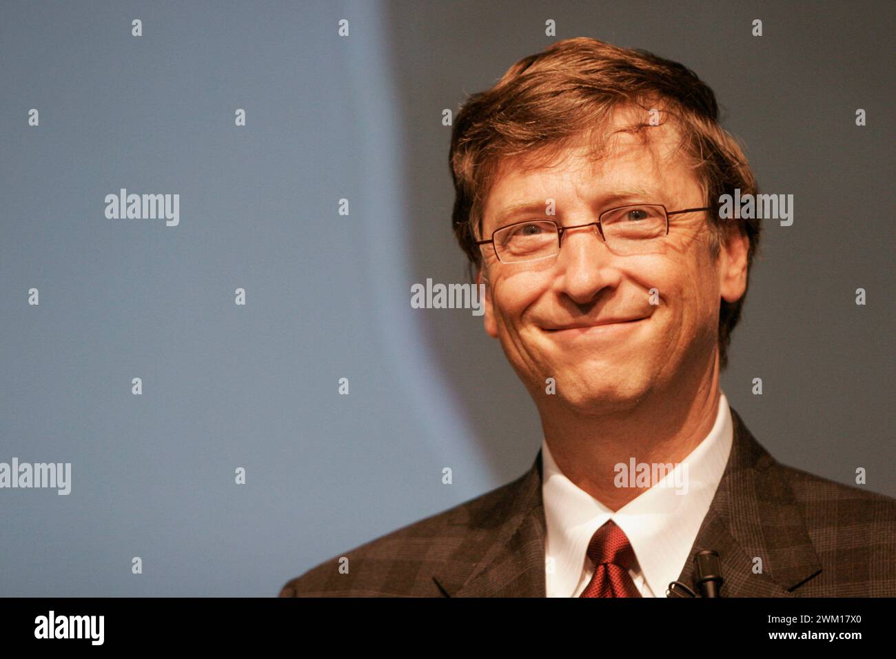 3832103 Futurshow 2004; (add.info.: BILL GATES Chairman and Chief ...