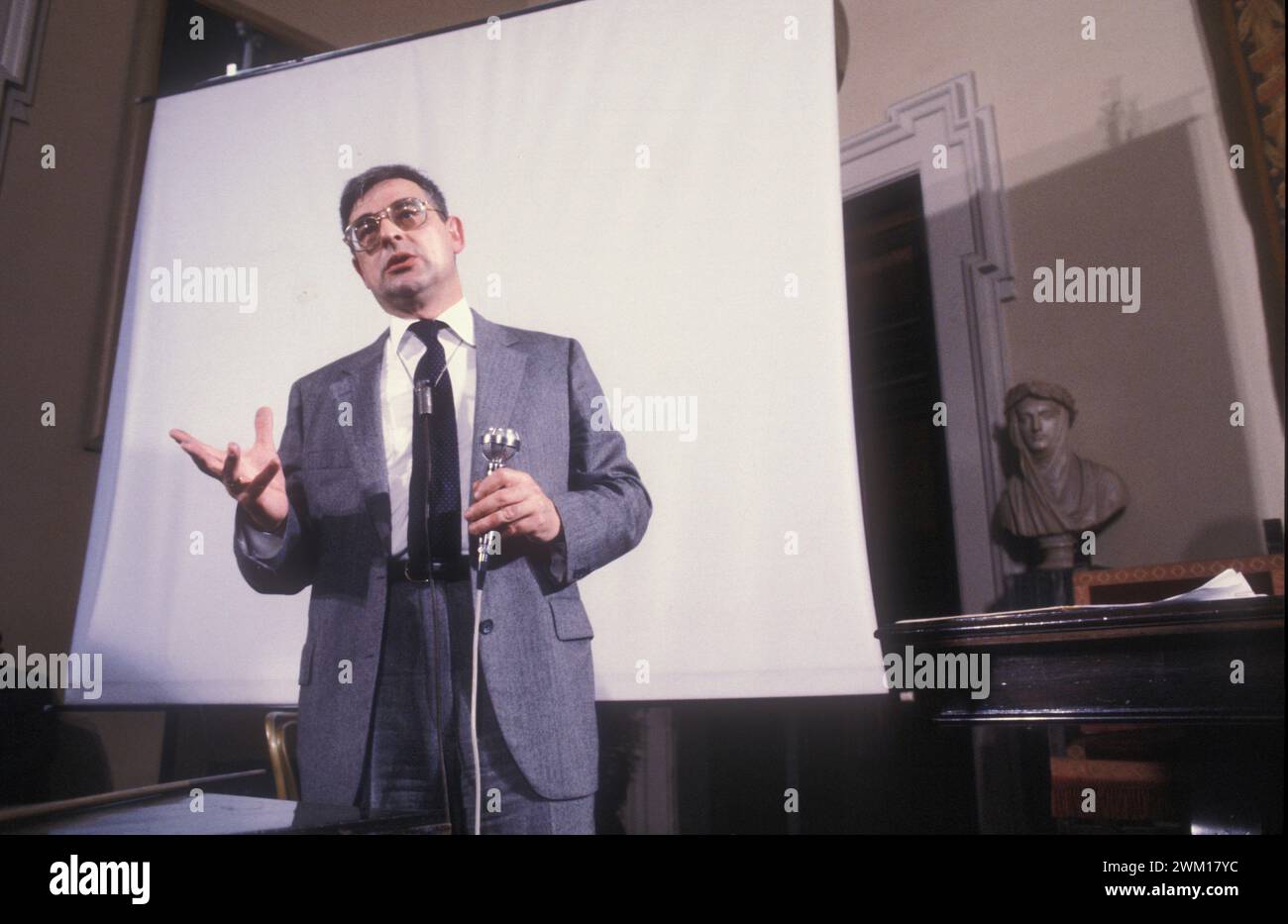 Fisici americani hi-res stock photography and images - Alamy