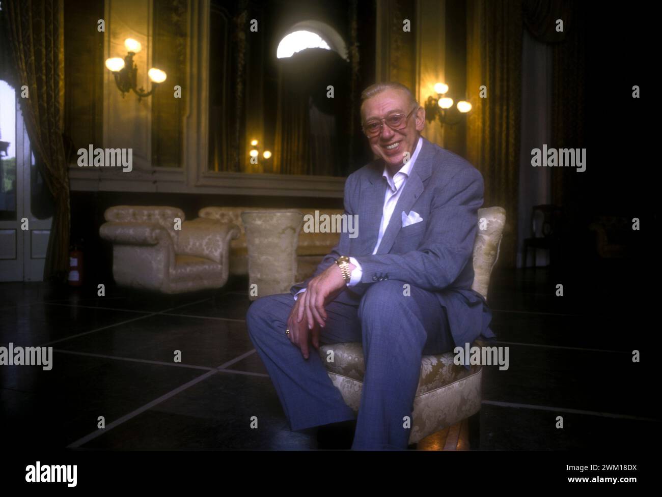 Ispettore derrick hi-res stock photography and images - Alamy