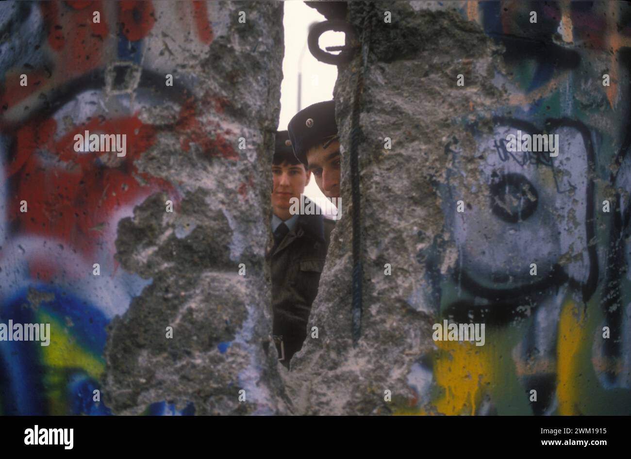 4065469 Fall of the Berlin Wall, West Berlin, November 1989 (photo ...
