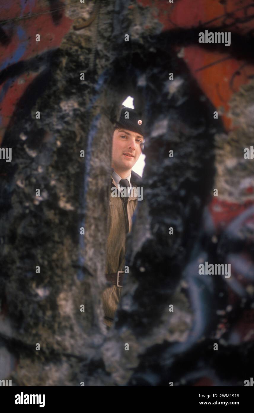 4065471 Fall of the Berlin Wall, West Berlin, November 1989 (photo ...