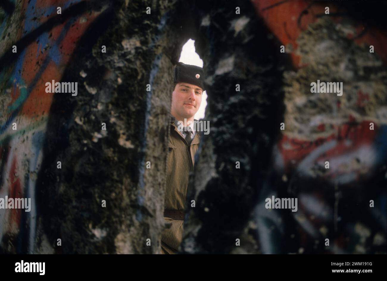 4065472 Fall of the Berlin Wall, West Berlin, November 1989 (photo ...