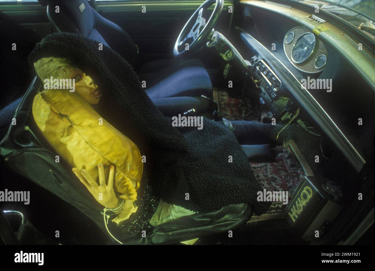 Checkpoint charlie berlin wall 1989 hi-res stock photography and images ...