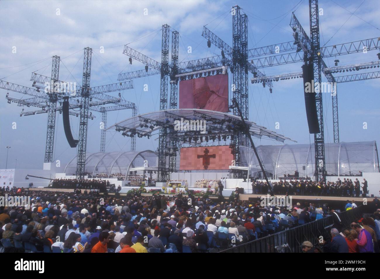 Concert of first may 2000 hi-res stock photography and images - Alamy