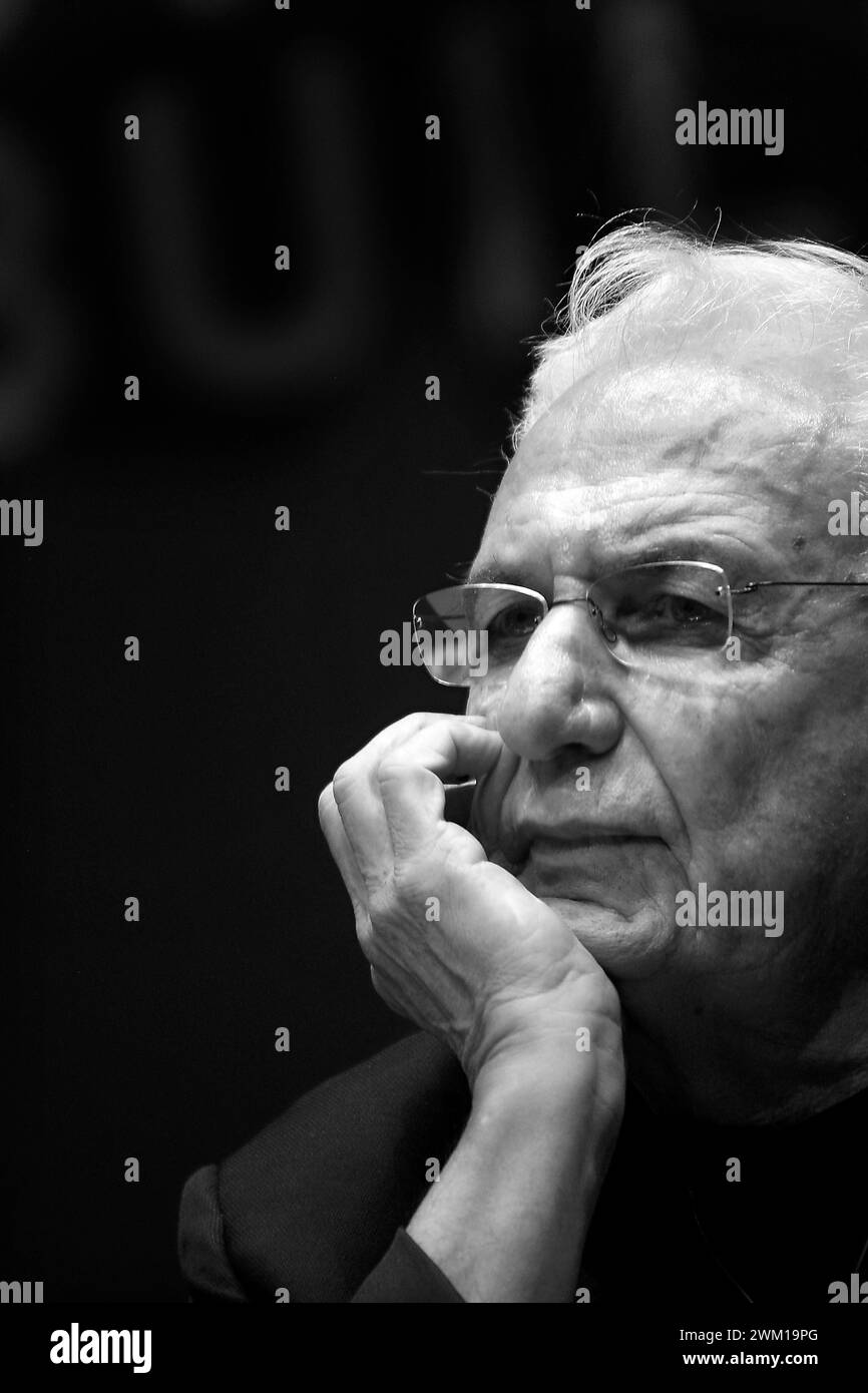 Architetto frank gehry hi-res stock photography and images - Alamy