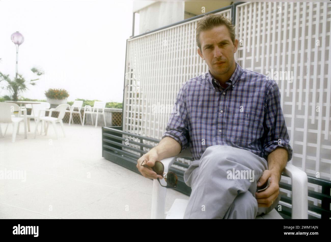 Actor kevin costner hi-res stock photography and images - Alamy