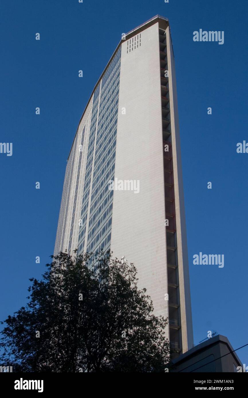 Grattacielo europa hi-res stock photography and images - Alamy