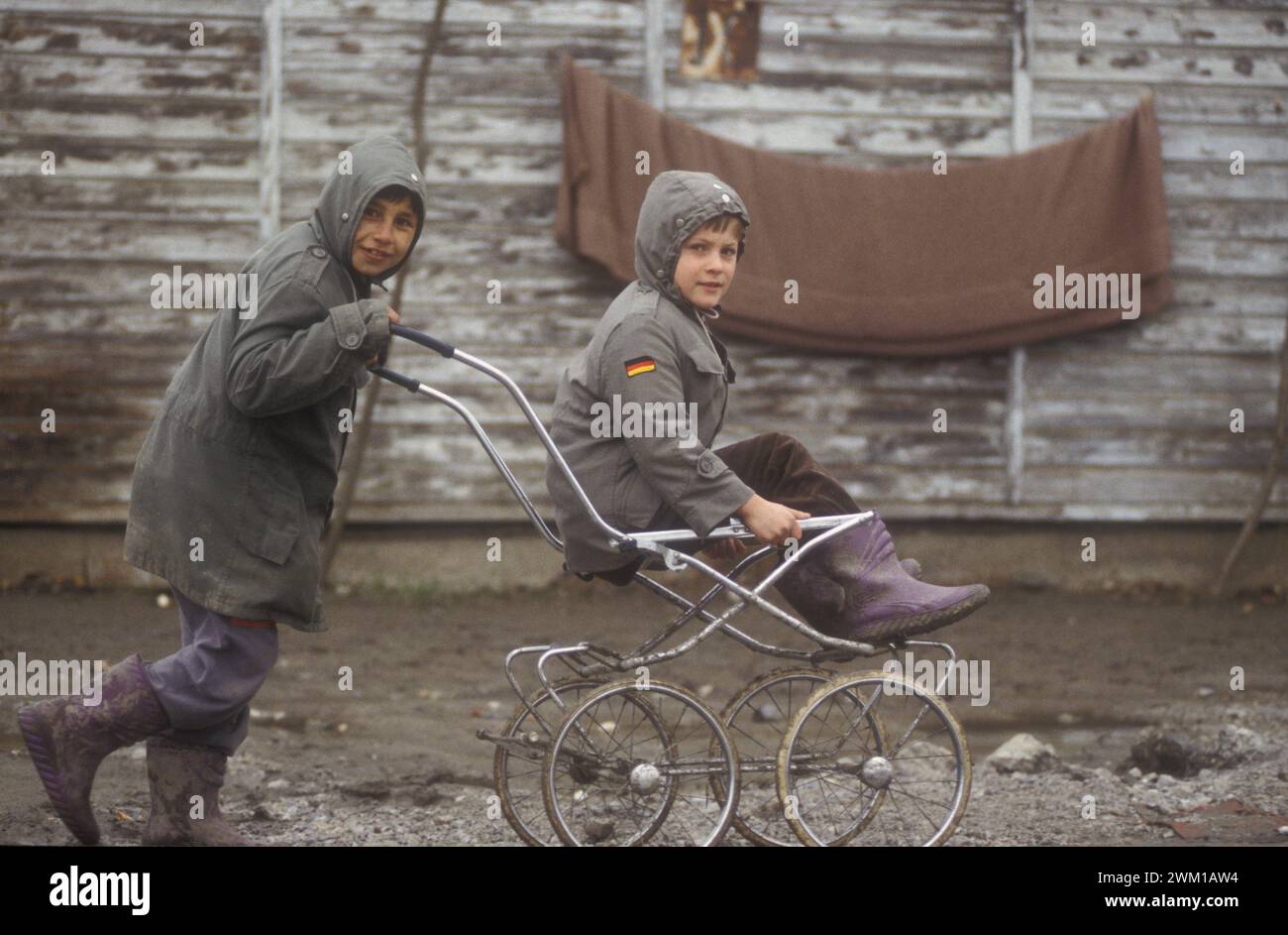 4066236 Refugee camp, Resnik (Croatia), 1997; (add.info.: Resnik ...