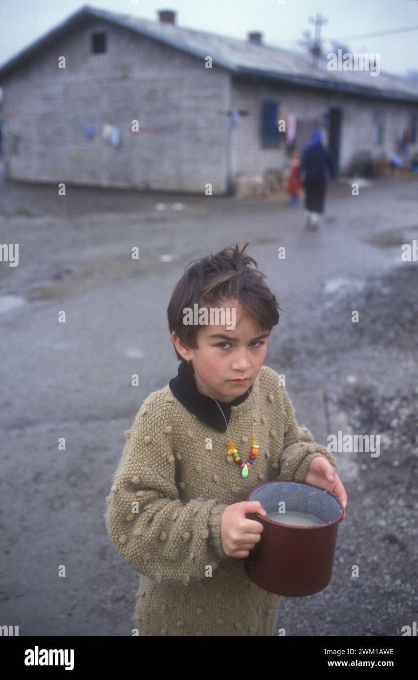 4066239 Refugee camp, Resnik (Croatia), 1998; (add.info.: Resnik ...