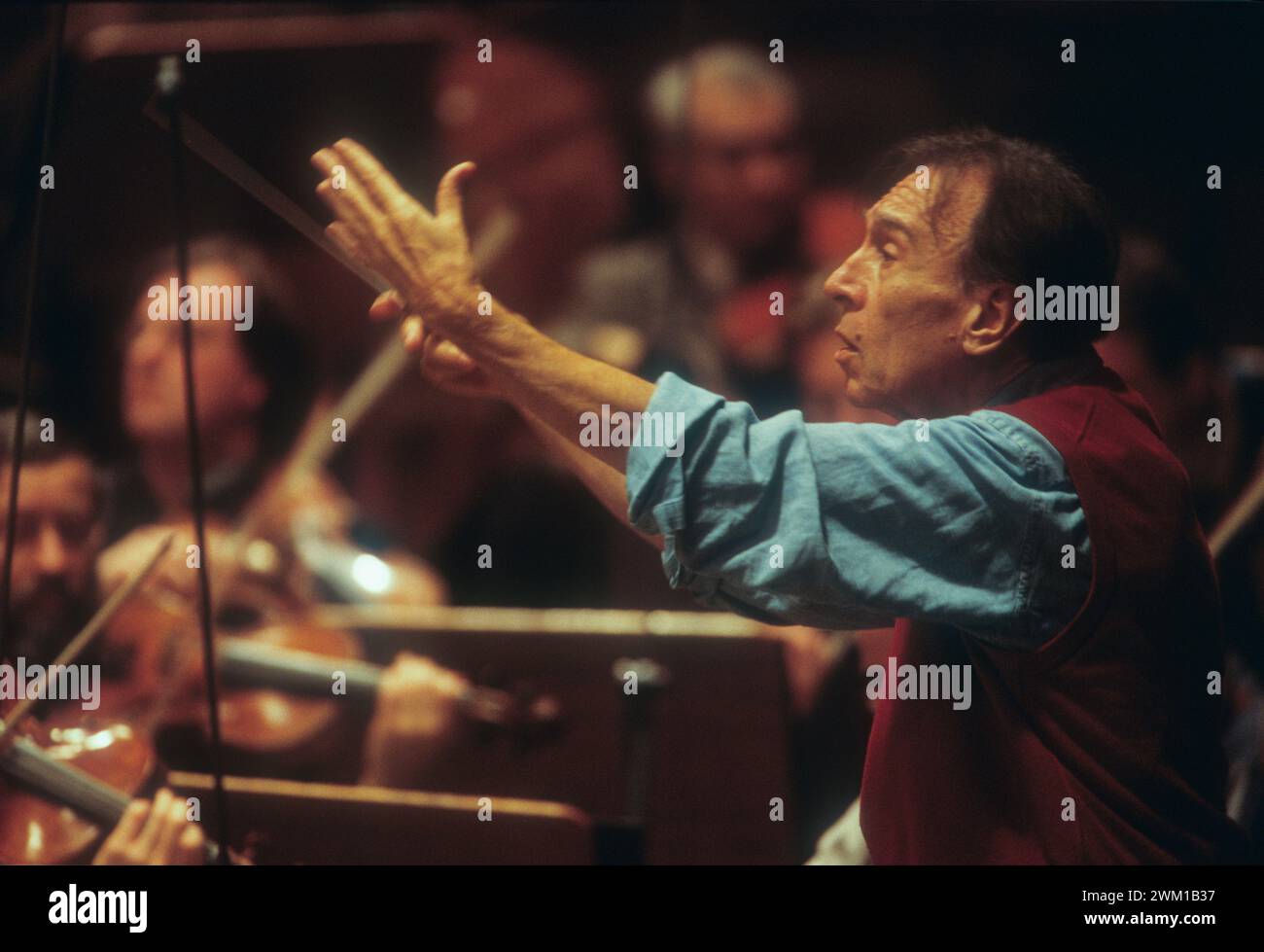 4066356 Claudio Abbado during a rehearsal with the Berlin Philharmonic ...
