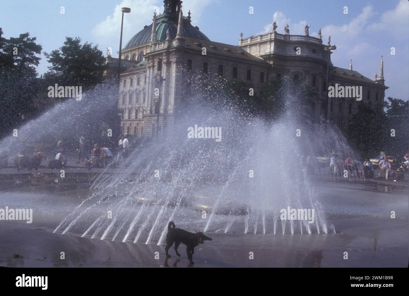 4066488 Munich, Fountain in Karlsplatz; (add.info.: Munich, Fountain in ...