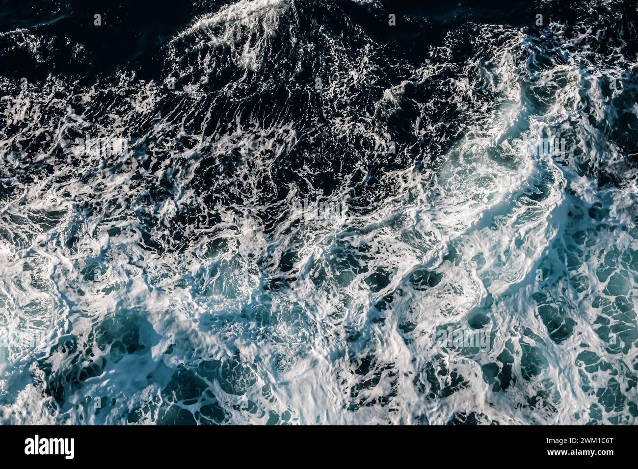 Overhead view wave patterns hi-res stock photography and images - Alamy