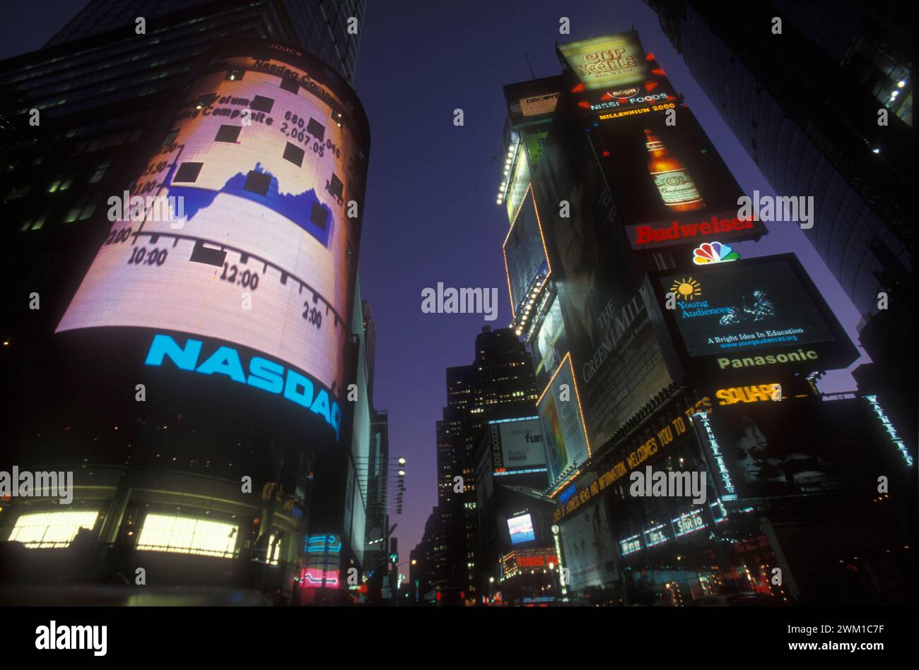 New york buildings 2000 hi-res stock photography and images - Alamy