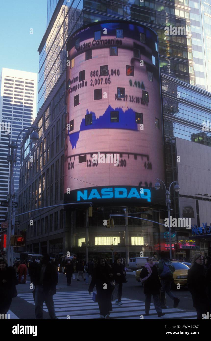 New york buildings 2000 hi-res stock photography and images - Alamy