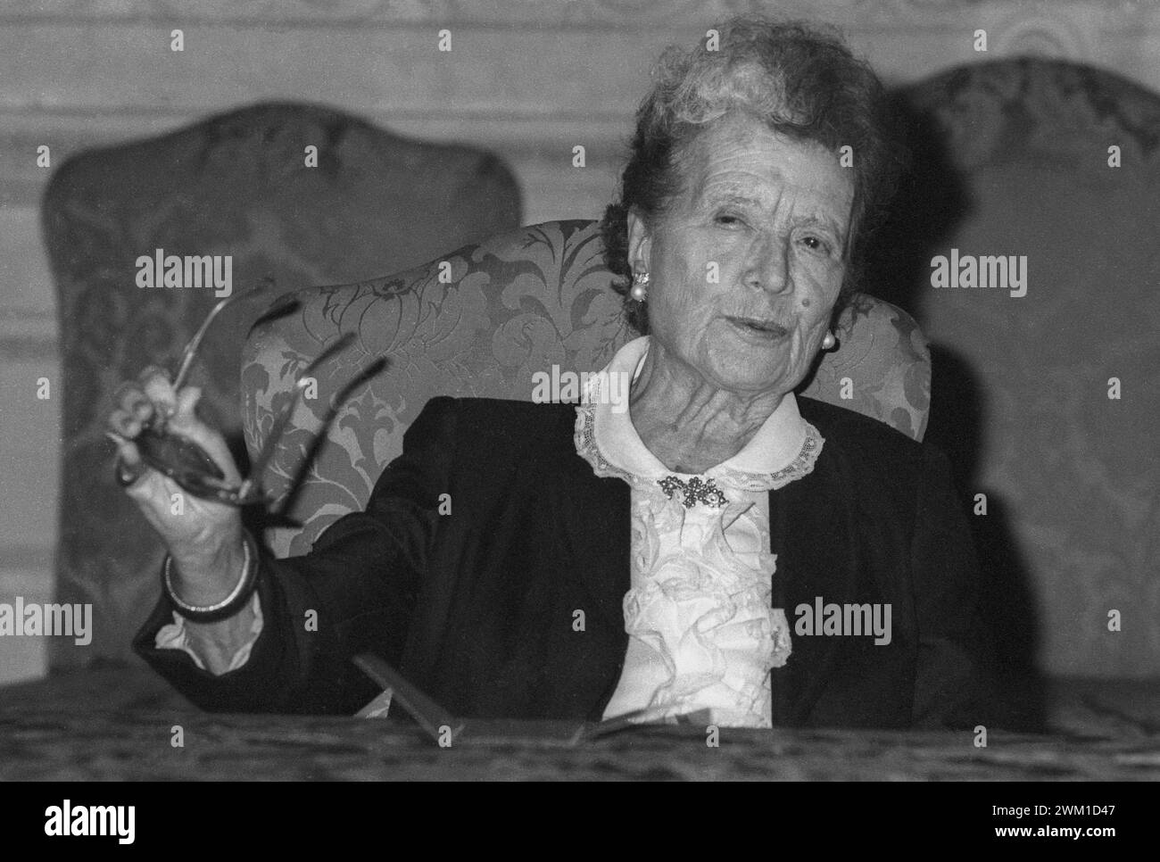 4067327 Italian writer Anna Banti (nom de plume of Lucia Lopresti ...