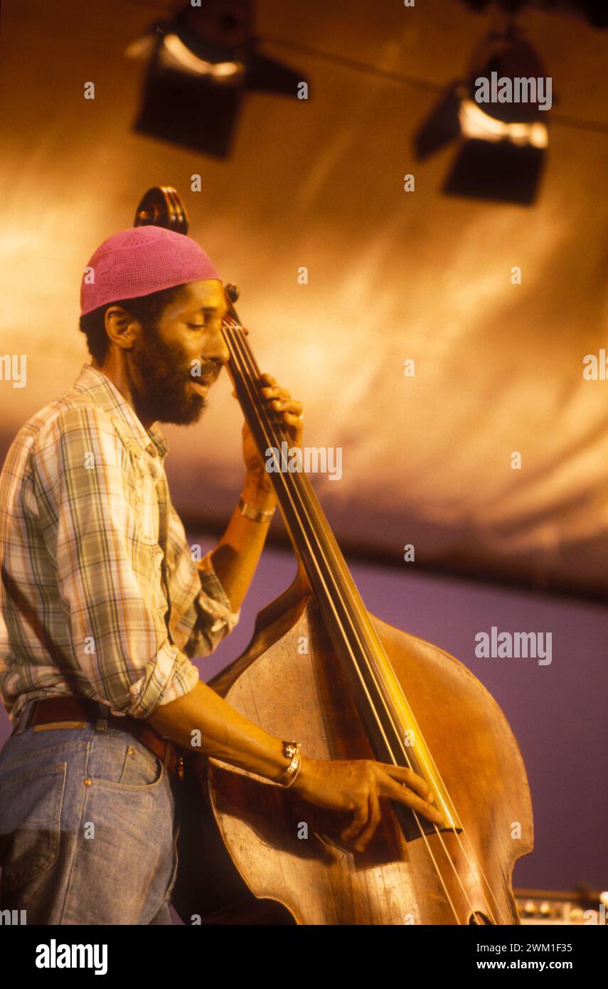 4068147 Rome, about 1985. American jazz double-bassist Ron Carter ...