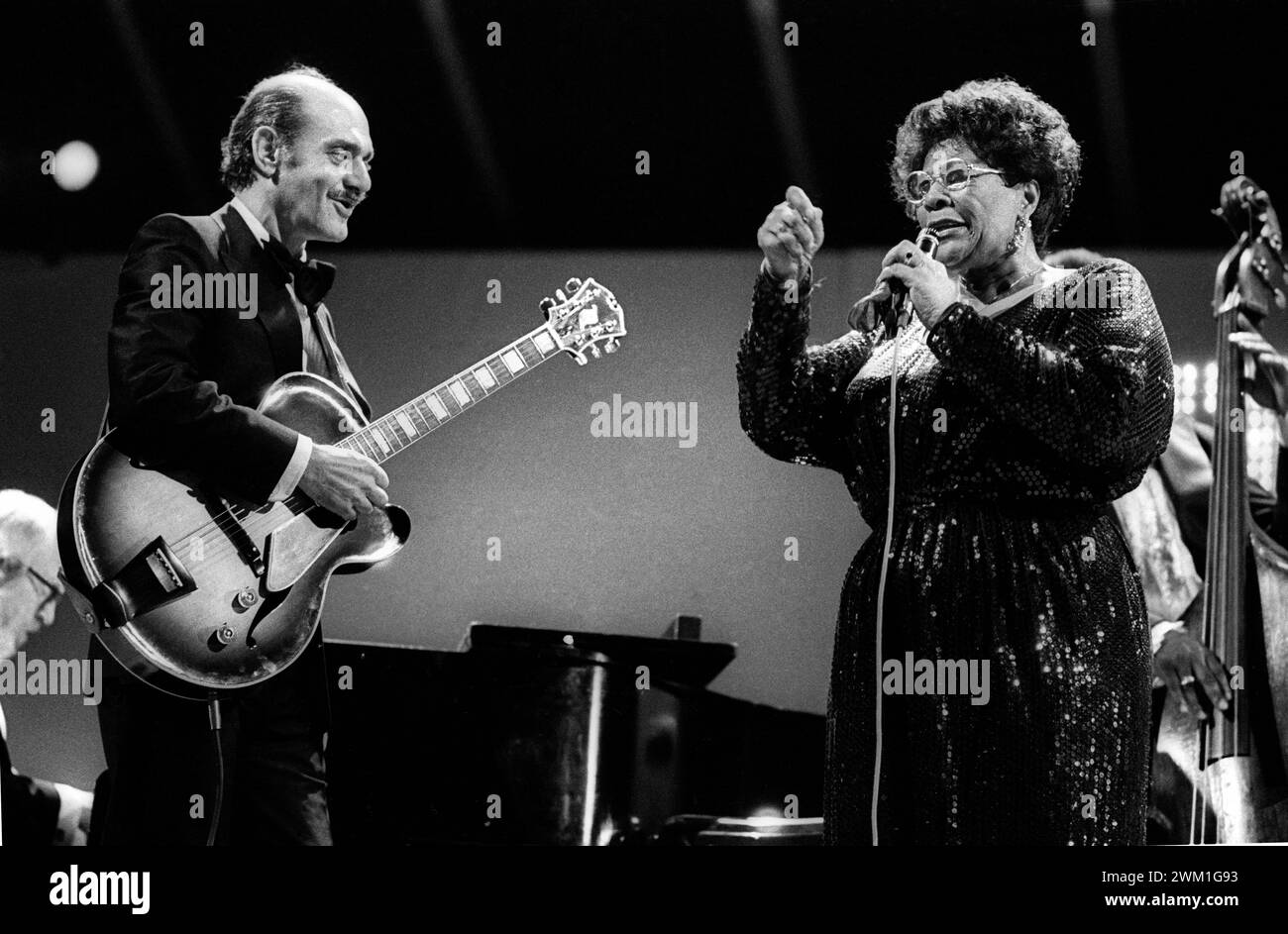 Il cantante jazz hi-res stock photography and images - Alamy