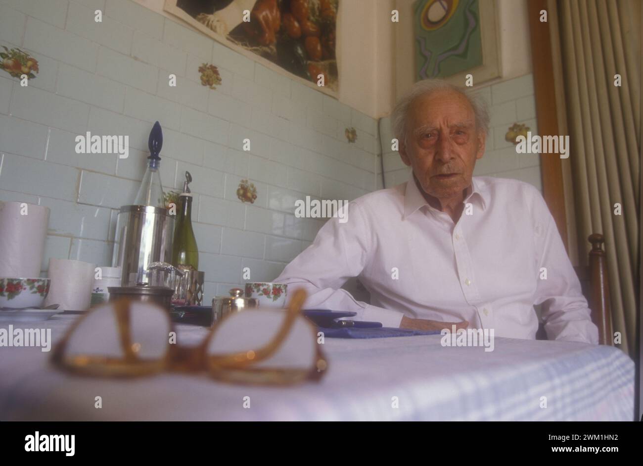 4069305 Florence, 1998. Italian poet Mario Luzi in his home (photo ...