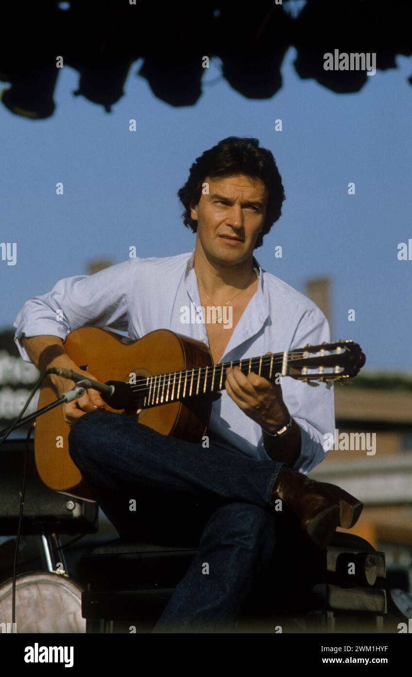 4069424 Rome, about 1985. British jazz-fusion guitarist John McLaughlin ...