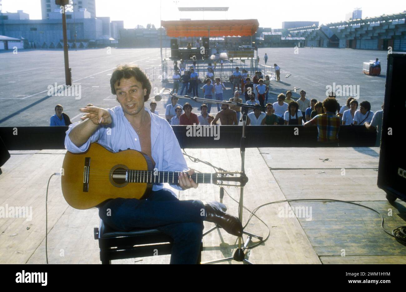4069426 Rome, about 1985. British jazz-fusion guitarist John McLaughlin ...