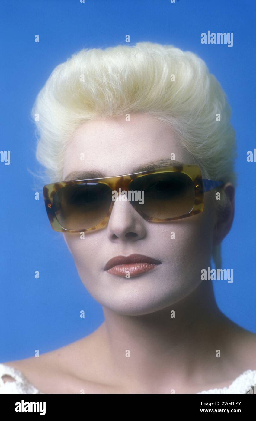 Cantante anna hi-res stock photography and images - Alamy