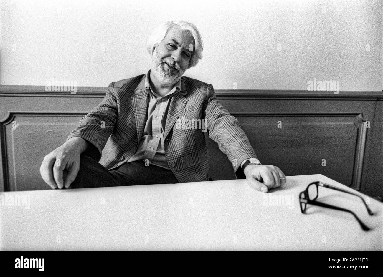 4069899 Italian poet Giovanni Raboni (!981) (photo); (add.info.: Il poeta Giovanni Raboni, (1981 ...
