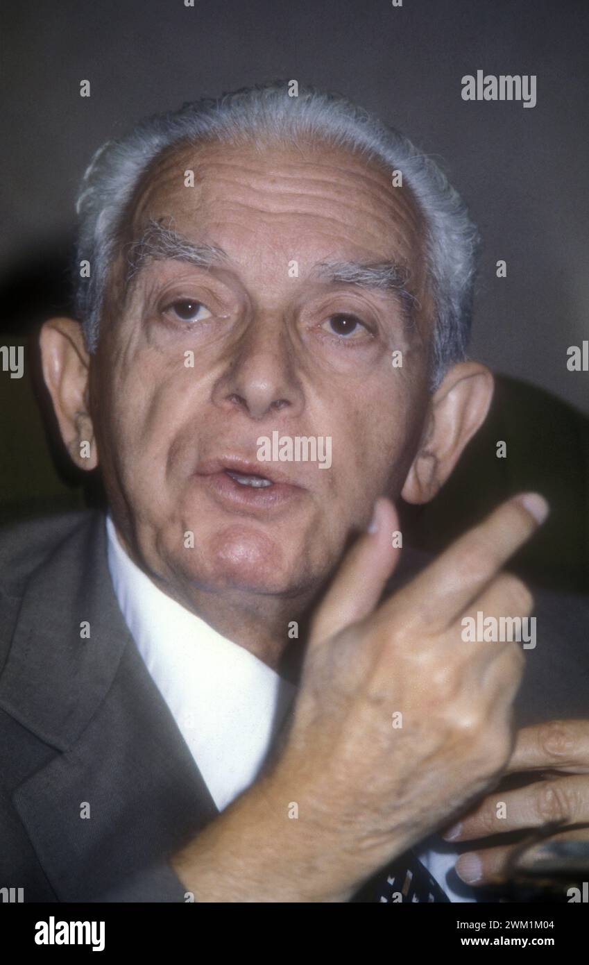 Gesto político hi-res stock photography and images - Alamy