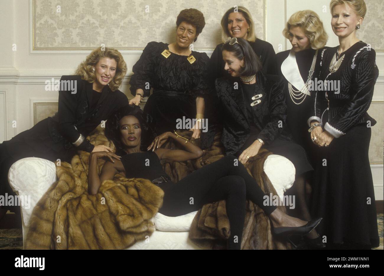 Grace jones 1980 hi-res stock photography and images - Alamy