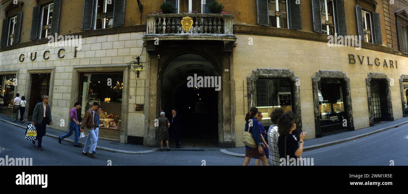 Panoramic fashion hi-res stock photography and images - Alamy