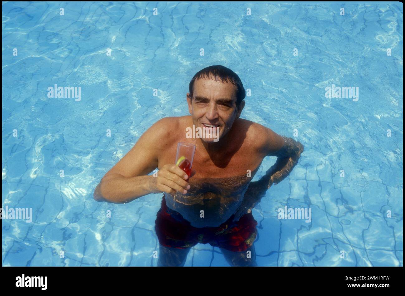 MME4713557 Italian actor VITTORIO GASSMAN in swimming pool/VITTORIO ...