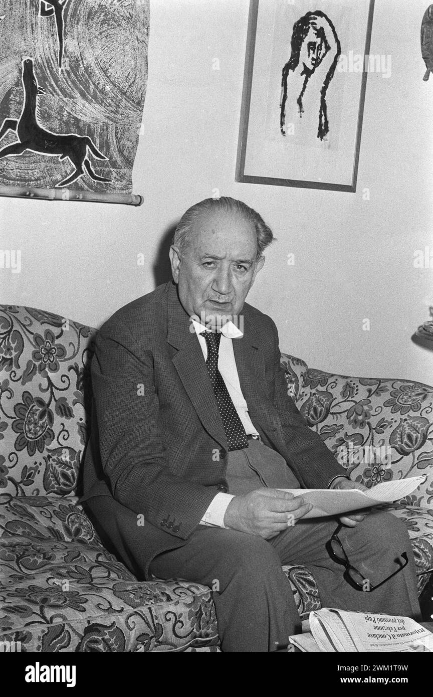 MME4720517 Rome, about 1968 Italian writer Ignazio Silone/Roma, 1968 ...