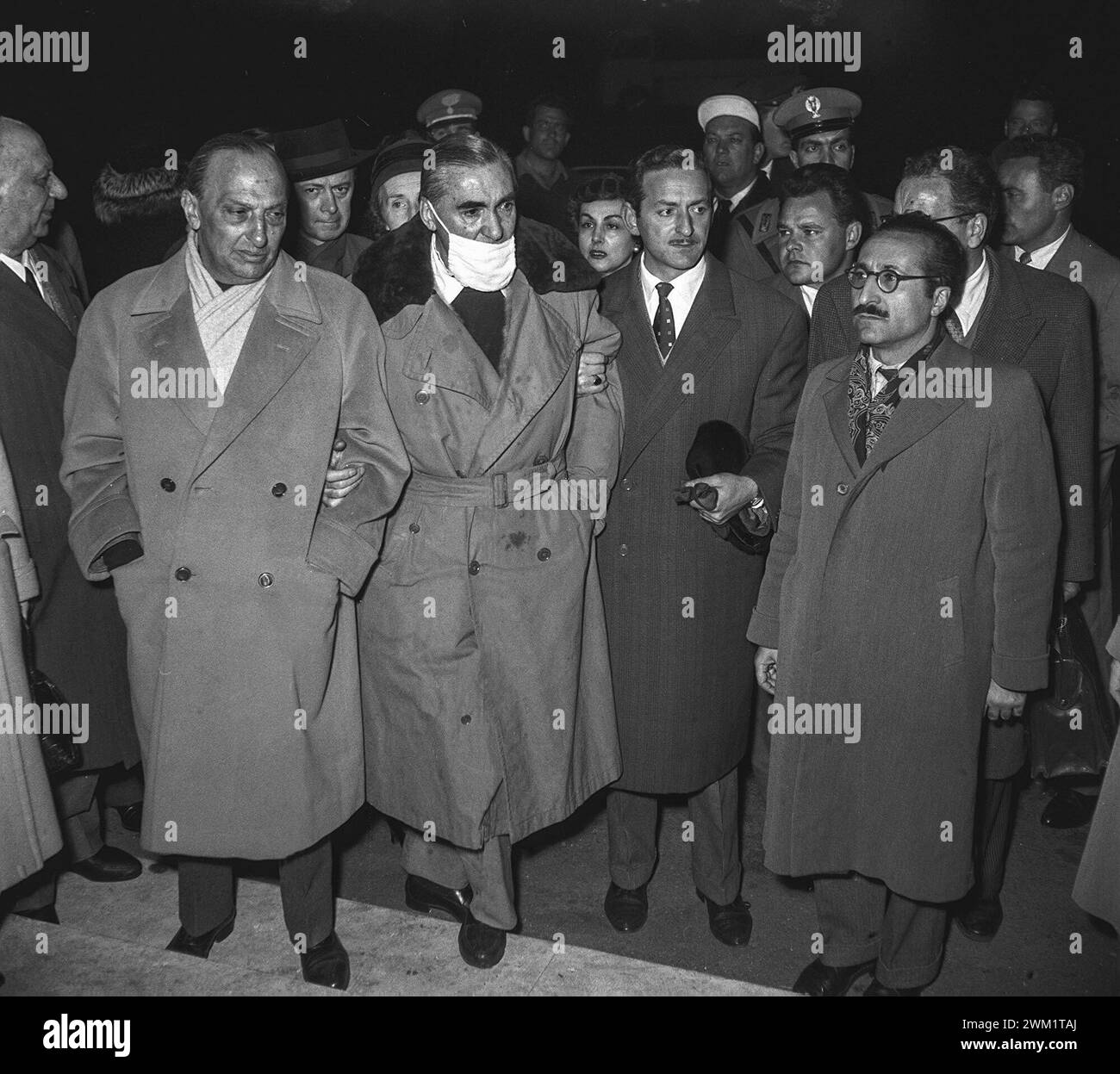 At the airport wearing a mask Black and White Stock Photos & Images - Alamy