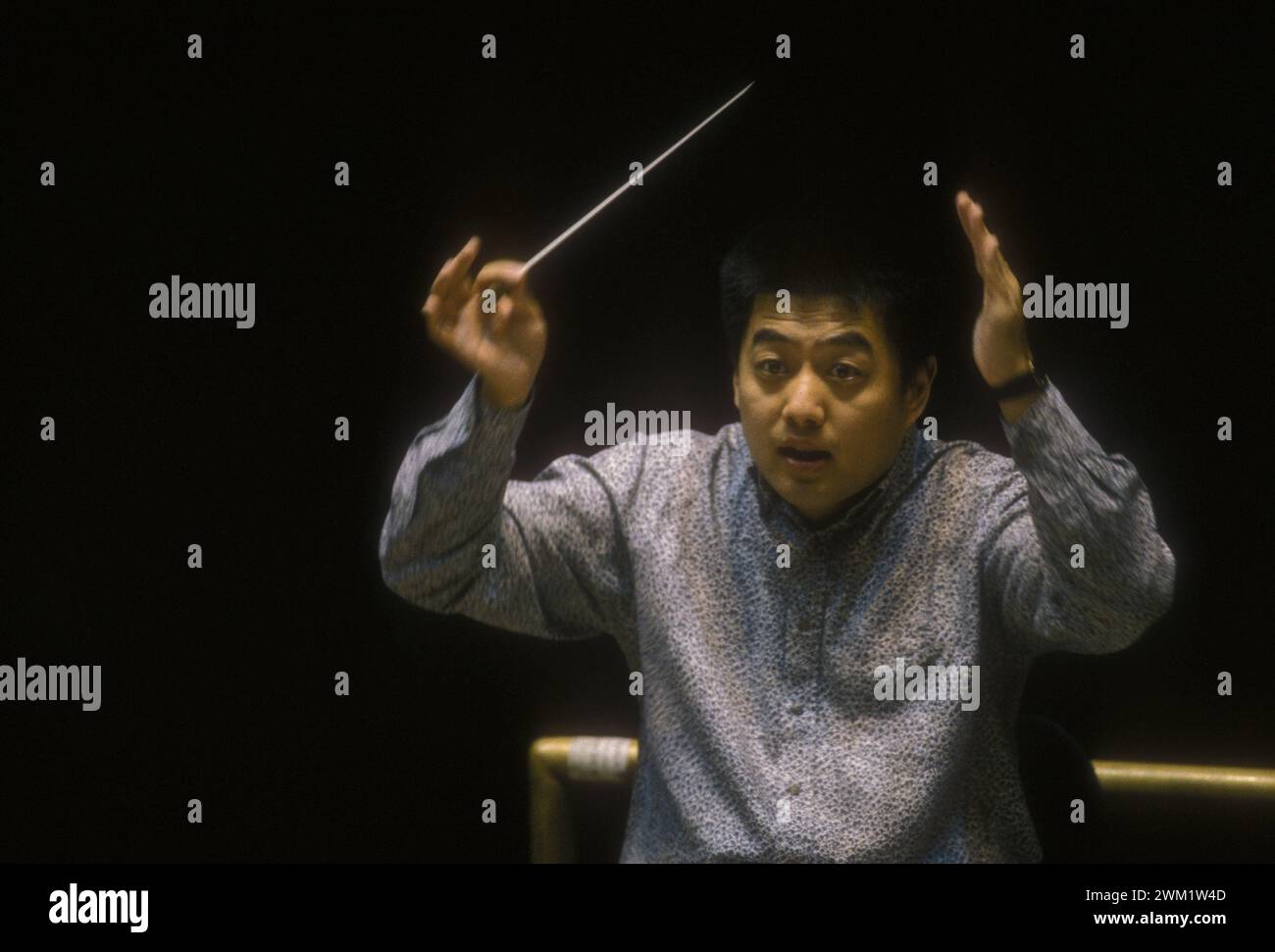 MME4728647 Chinese conductor Lu Jia, 1994/Il direttore d'orchestra Lu Jia, 1994 -; (add.info ...