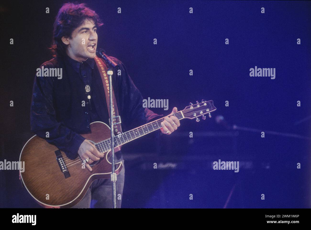 MME4729804 Italian rock singer-songwriter LLuciano Ligabue (1991)/Il ...