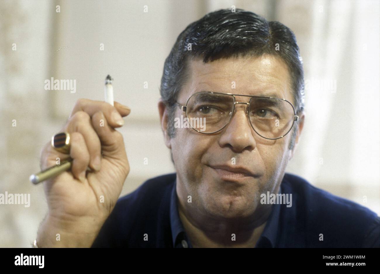 Smoking cigarette cinema jerry lewis hi-res stock photography and ...