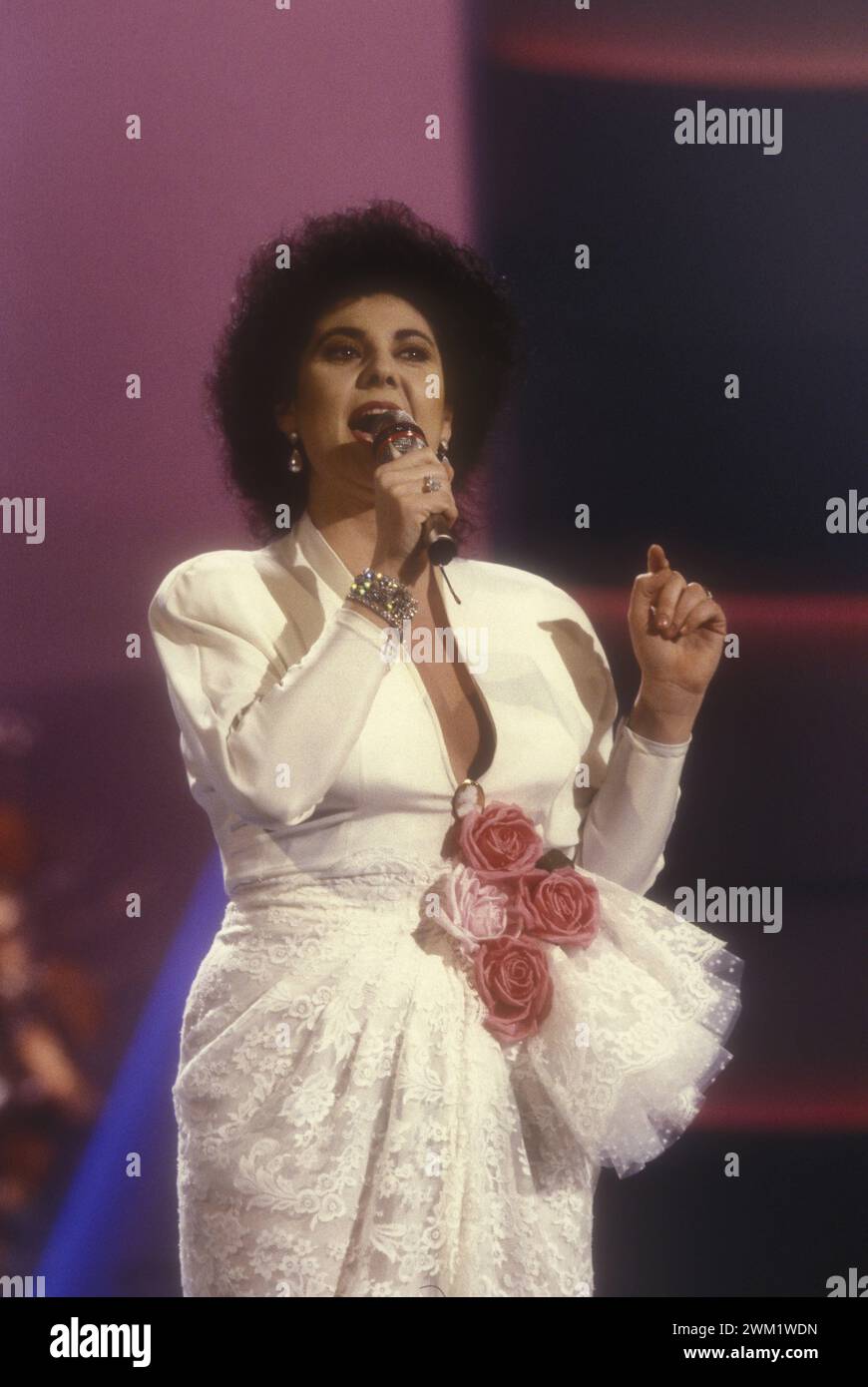 MME4731876 Sanremo Music Festival 1989. Italian actress Marisa Laurito ...